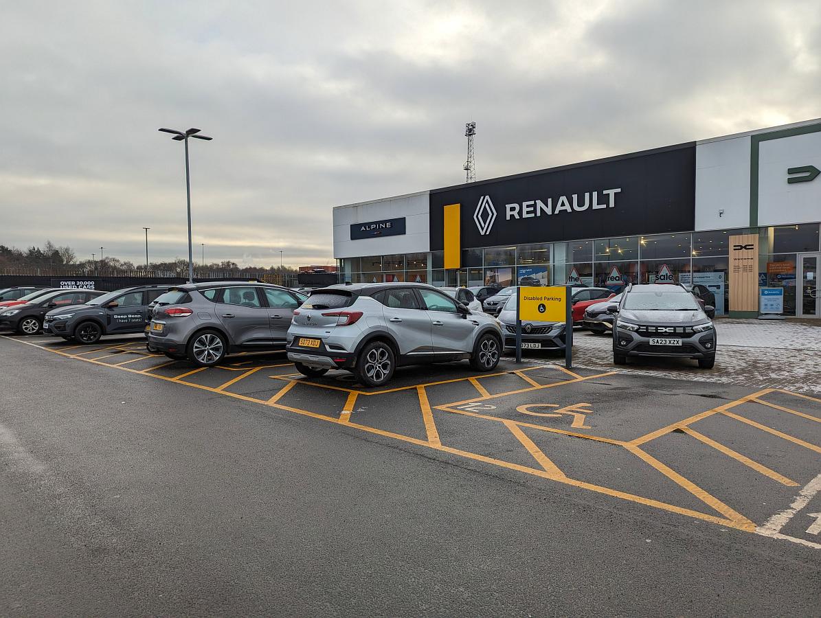 Arnold Clark Hillington Renault / Dacia / Alpine | AccessAble