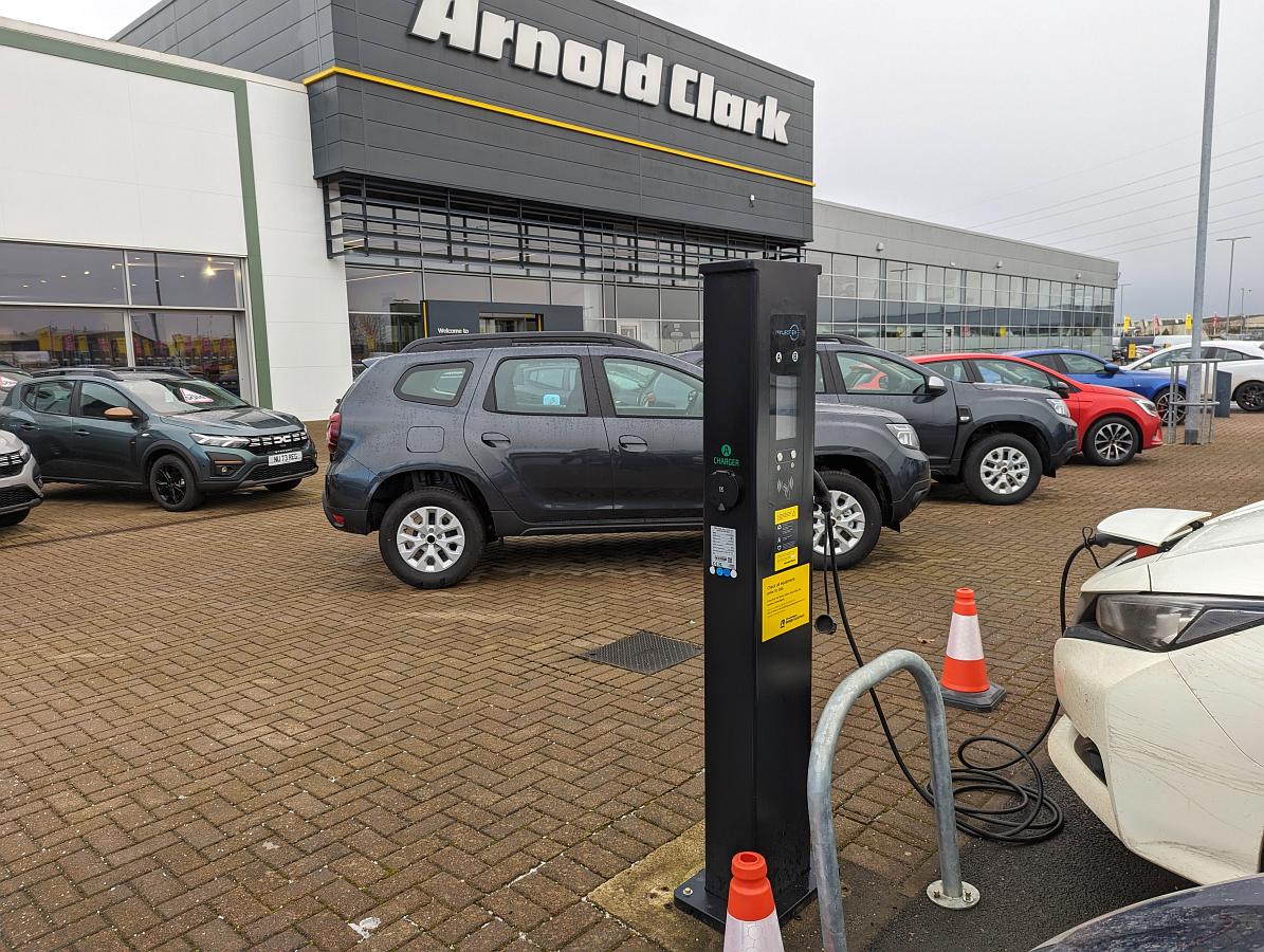 Arnold Clark Hillington Renault / Dacia / Alpine | AccessAble