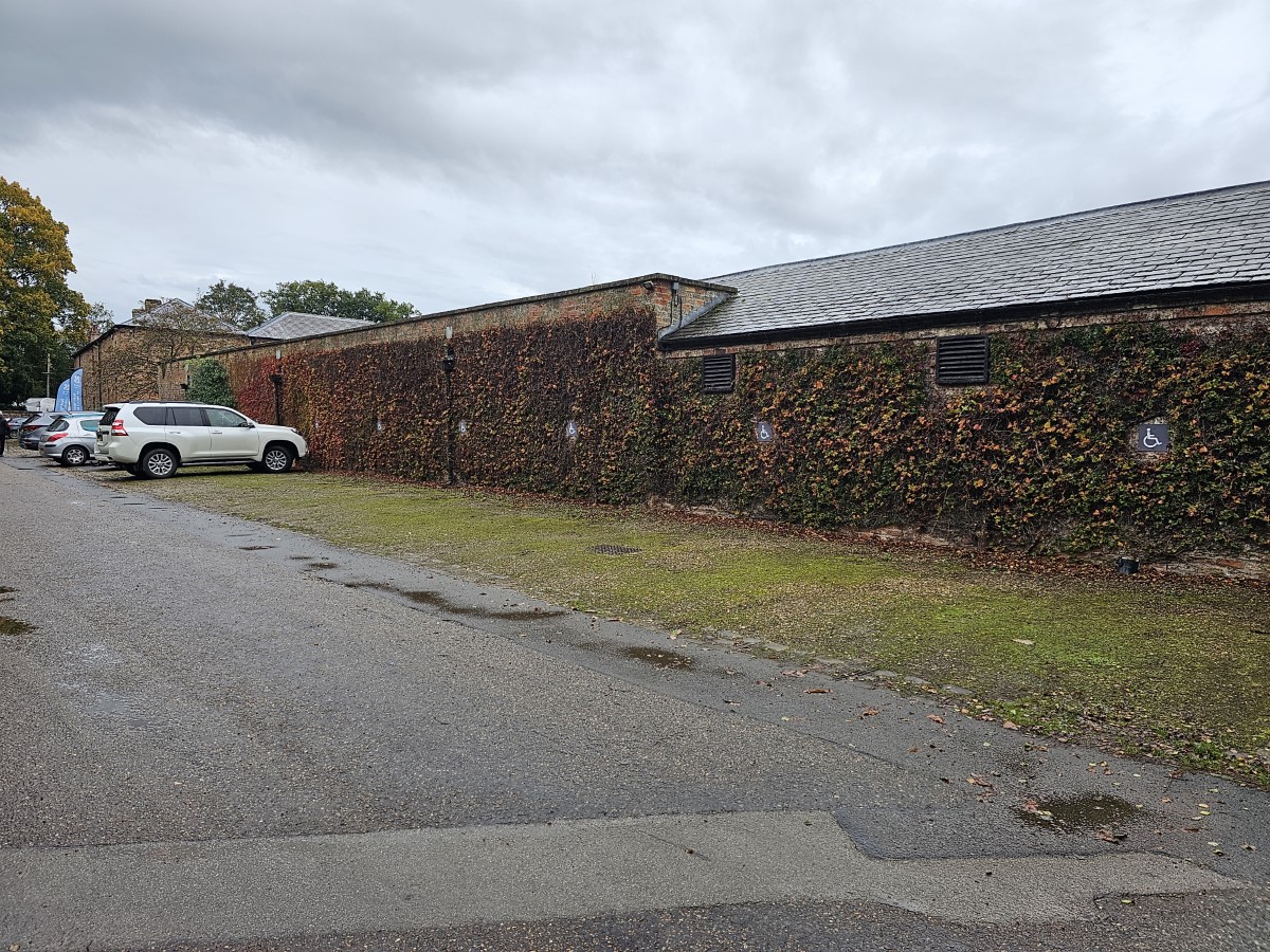 Beningbrough Hall - Parking and Arrival | AccessAble