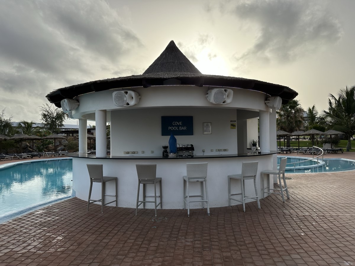 TUI BLUE Cabo Verde - Cove Pool Bar | AccessAble