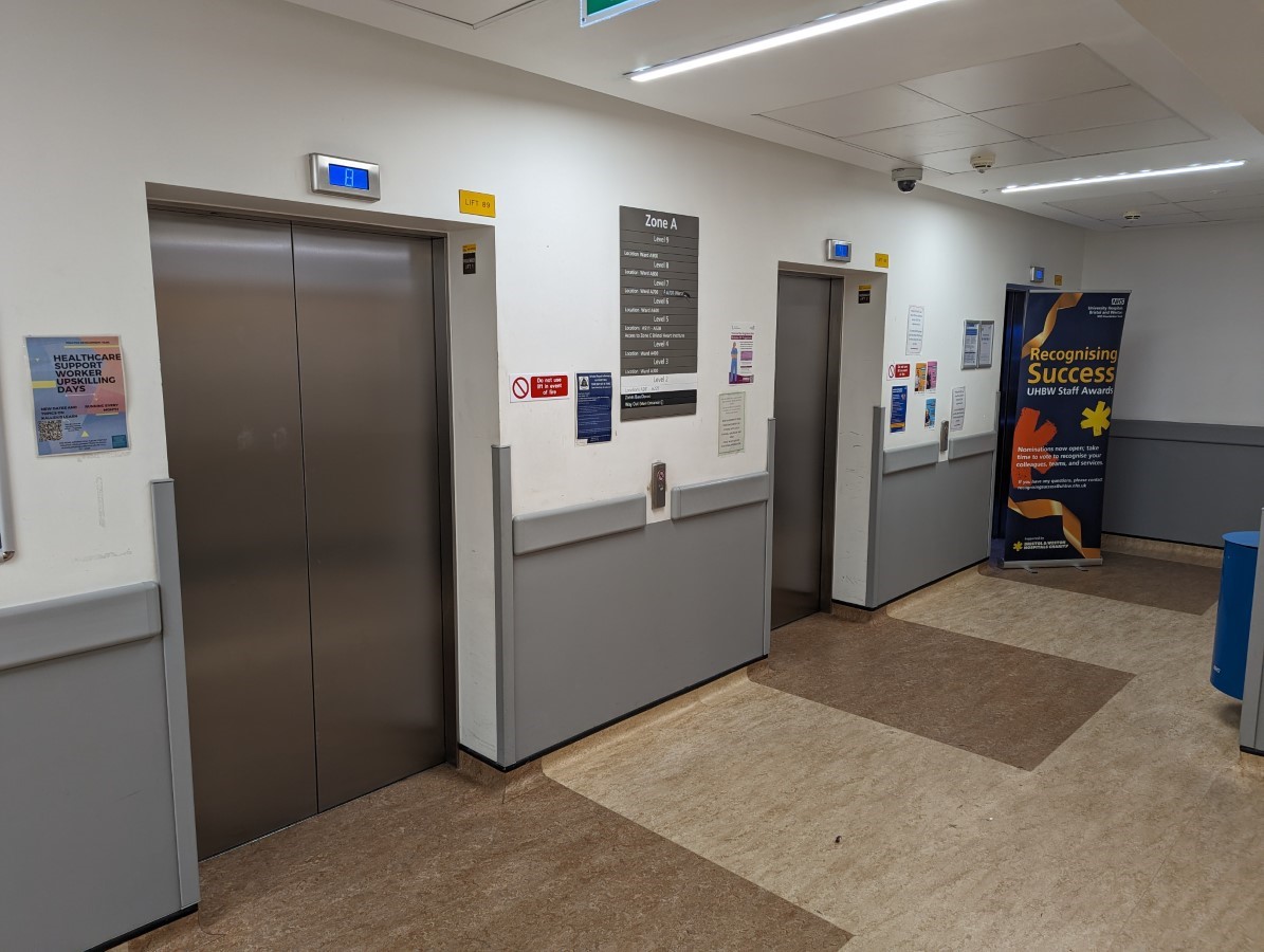 Ward A400 Acute Medicine Unit / Older Person's Assessment Unit | AccessAble