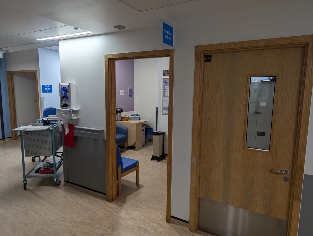 Ward A400 Acute Medicine Unit / Older Person's Assessment Unit | AccessAble