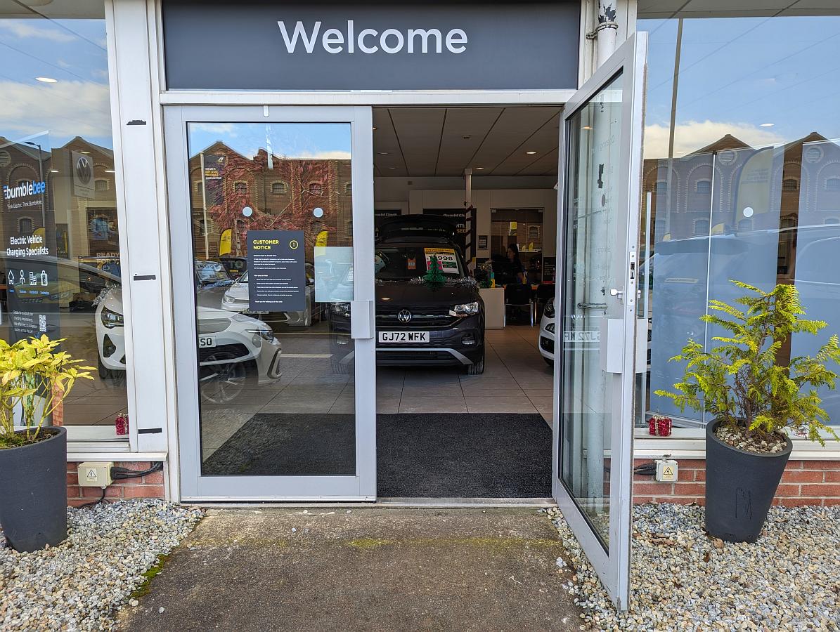 Arnold Clark Greenock East Hamilton Street | AccessAble