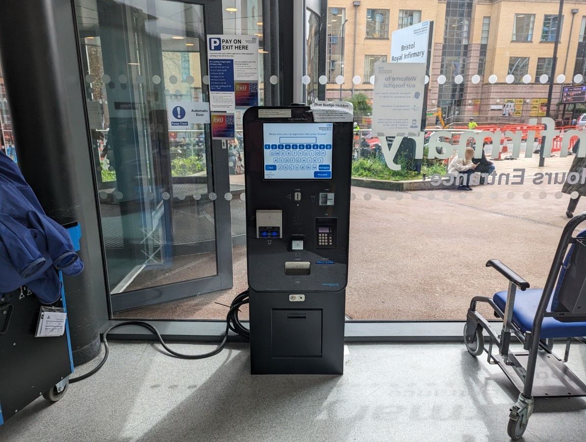 Ward A400 Acute Medicine Unit / Older Person's Assessment Unit | AccessAble