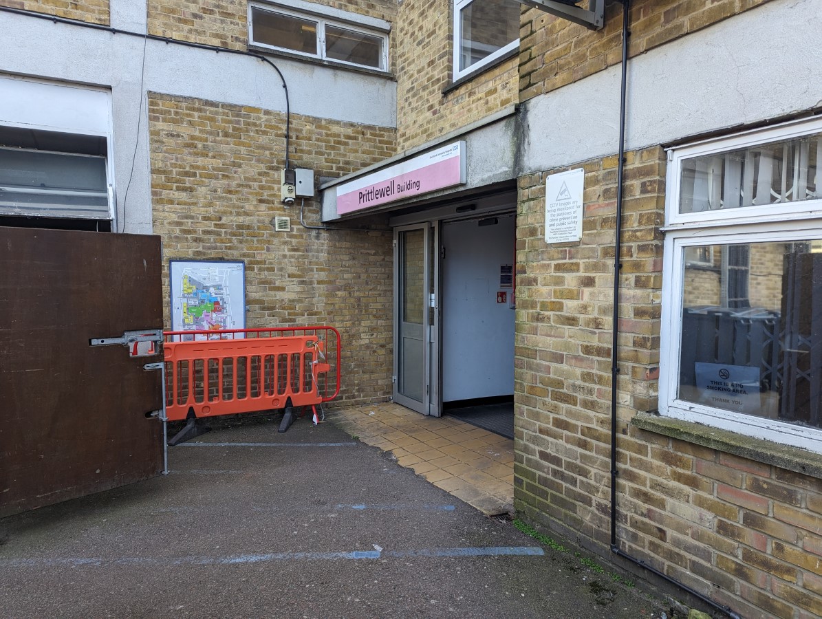 Southend University Hospital - Entrances | AccessAble