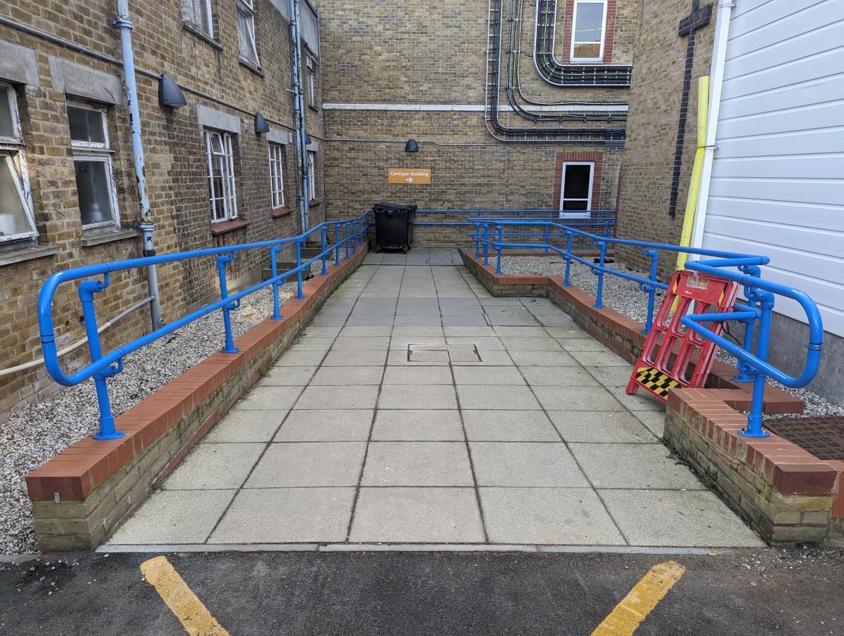 Southend University Hospital - Entrances | AccessAble