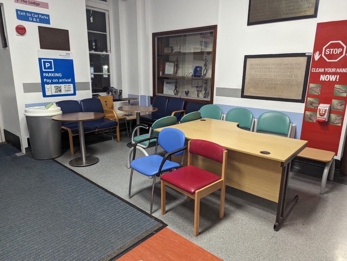 Southend University Hospital - Entrances | AccessAble