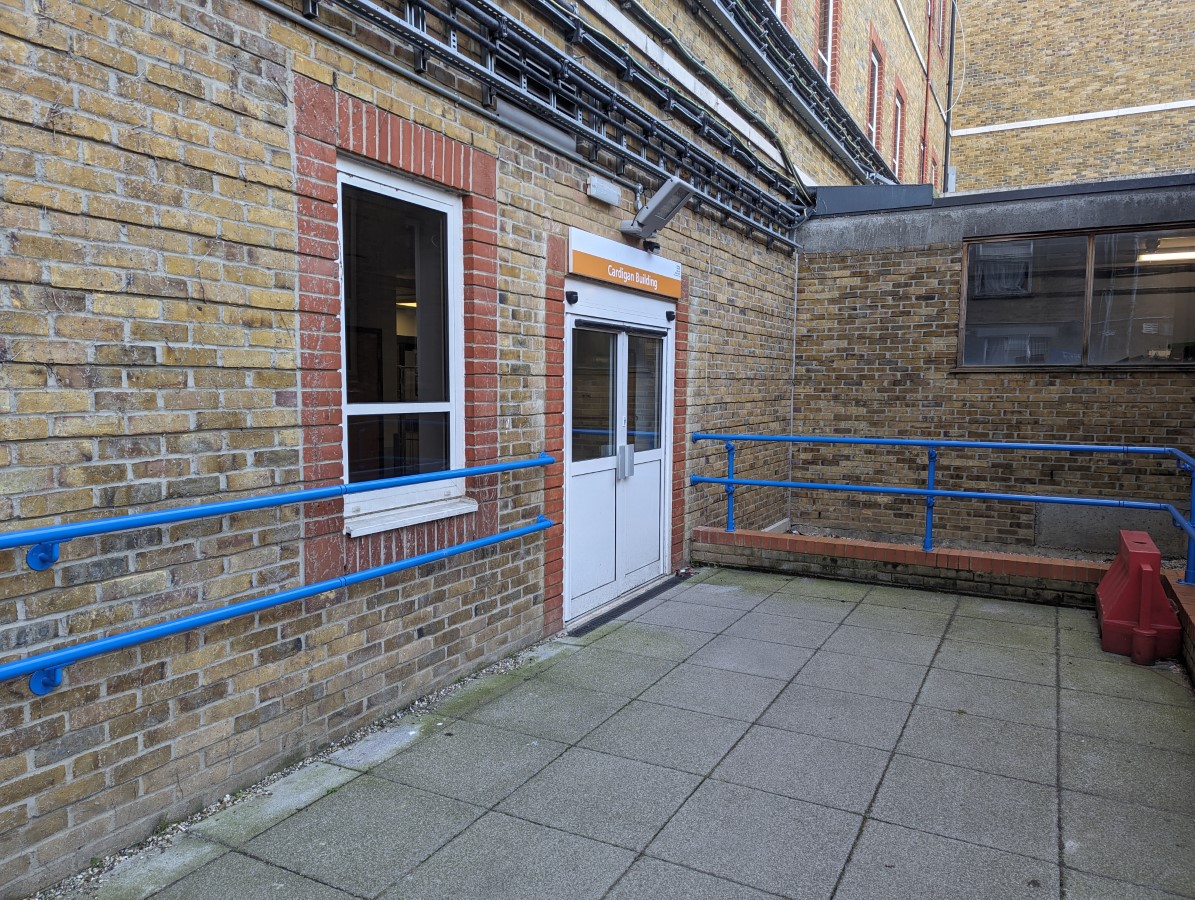 Southend University Hospital - Entrances | AccessAble