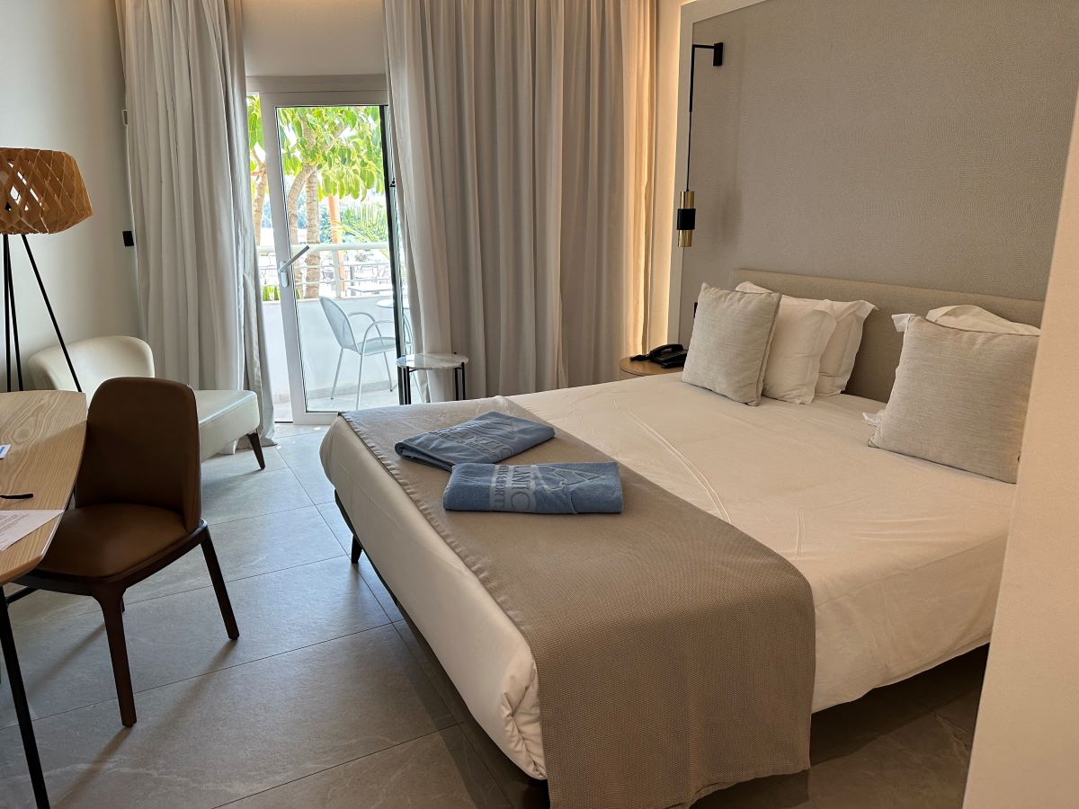 TUI BLUE Atlantica Bay - Rooms | AccessAble