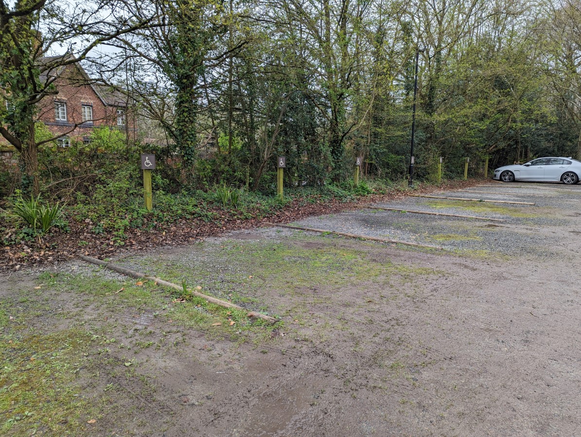 Moseley Old Hall - Parking and Arrival | AccessAble