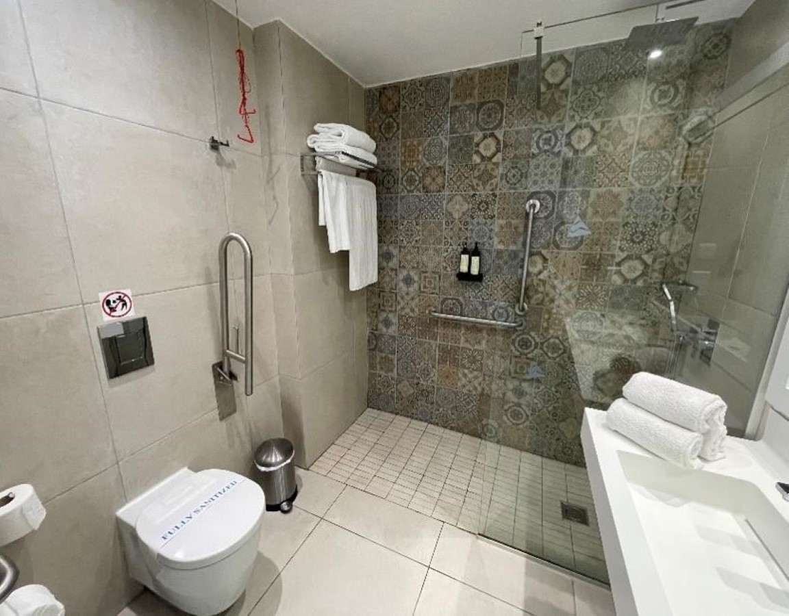 TUI BLUE Atlantica Aeneas Resort - Rooms | AccessAble