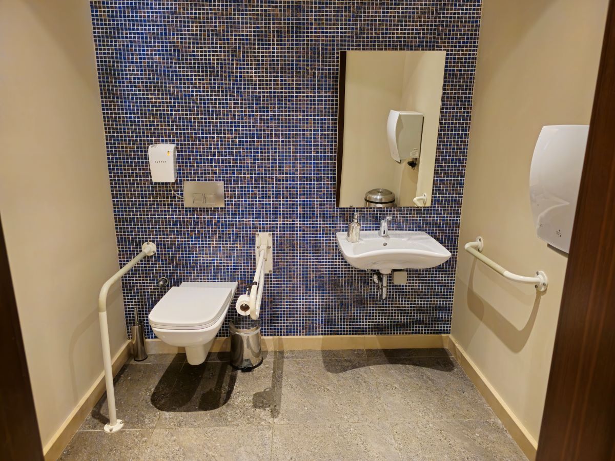 TUI BLUE Sensatori Akra Sorgun - Toilets with Adaptations for Disabled ...