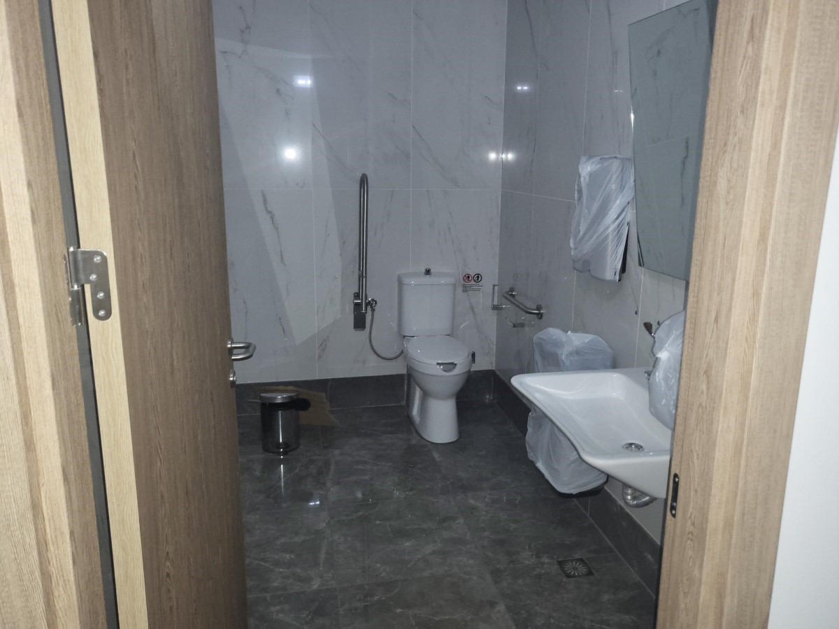 TUI BLUE Lagoon Palace - Toilets with Adaptations for Disabled People ...
