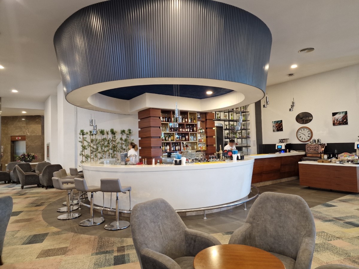 Hotel Baia Lara - Lush Lobby Bar | AccessAble
