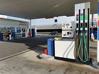 Tesco Springhill Superstore Petrol | AccessAble