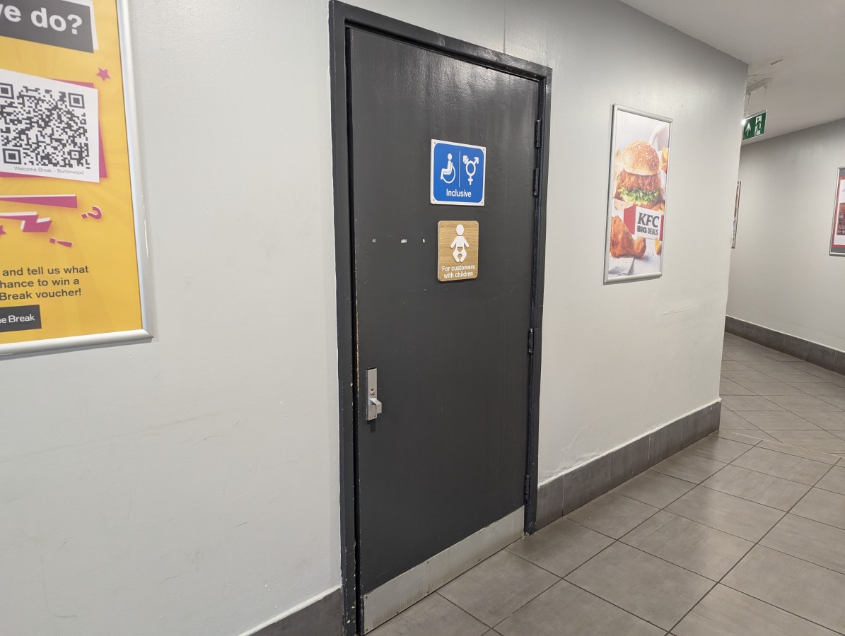 M62 - Burtonwood Services - Welcome Break - Toilet with Adaptations ...