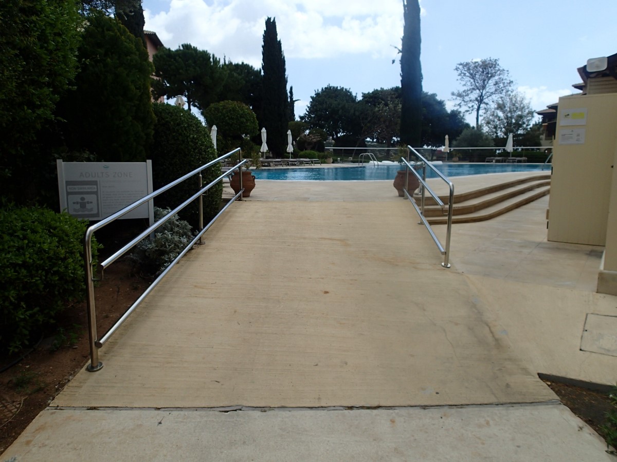 TUI BLUE Sensatori Atlantica Aphrodite Hills - Adult Pool | AccessAble