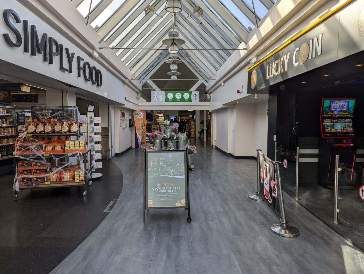 M62/A1(M) - Ferrybridge Services - Moto | AccessAble