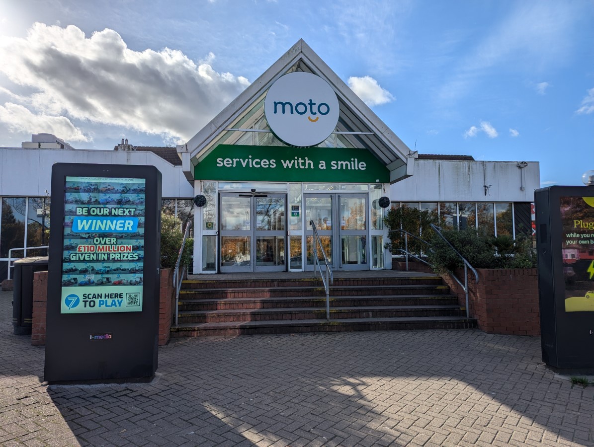 M62/A1(M) - Ferrybridge Services - Moto | AccessAble