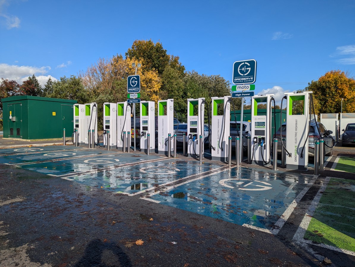 M62/A1(M) - Ferrybridge Services - Moto | AccessAble