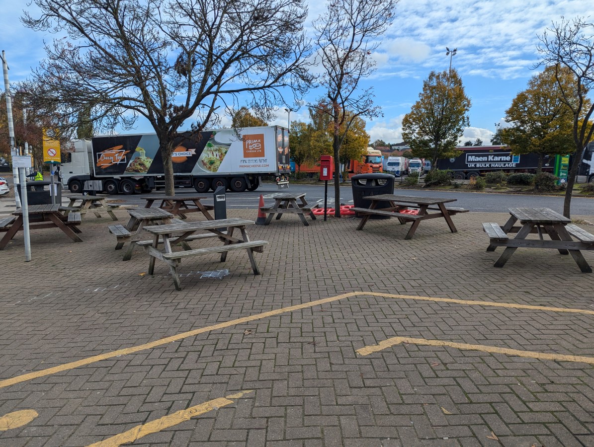 M62/A1(M) - Ferrybridge Services - Moto | AccessAble