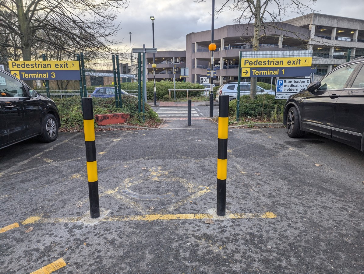 Terminal 1 - Pick Up/Drop Off, Short Stay and Mid Stay | AccessAble