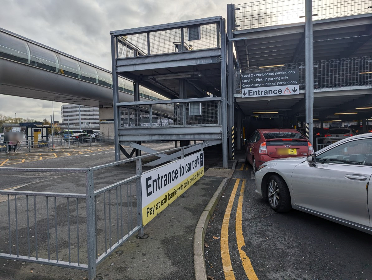 Terminal 1 - Pick Up/Drop Off, Short Stay and Mid Stay | AccessAble