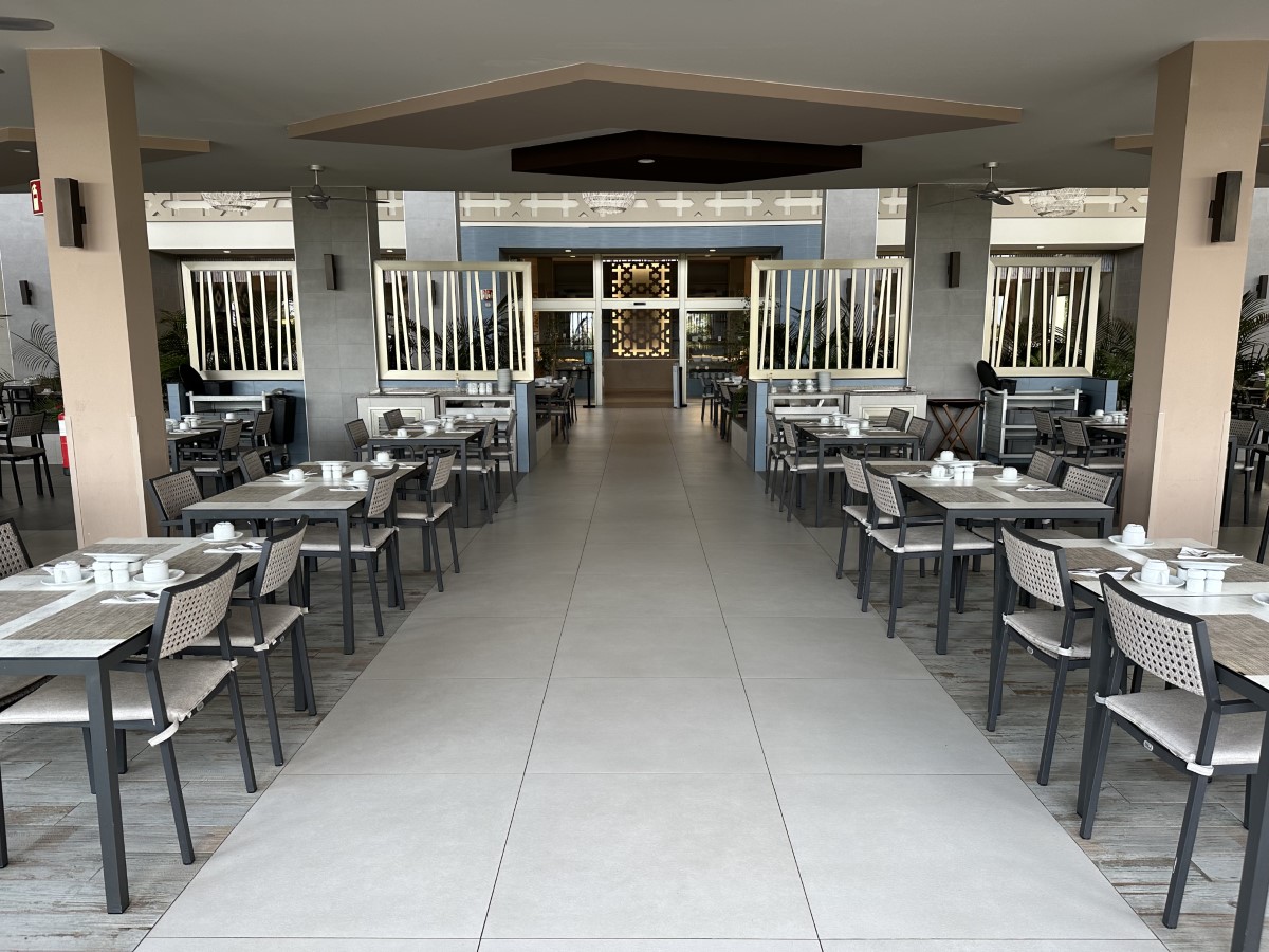 RIU Palace Santa Maria - Praia Buffet Restaurant | AccessAble