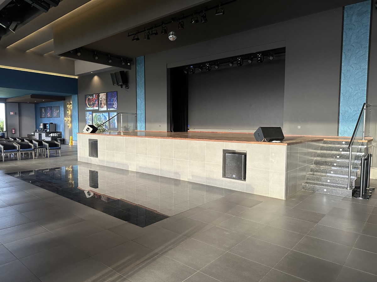 RIU Palace Santa Maria - Entertainment Area (Cimboa) | AccessAble