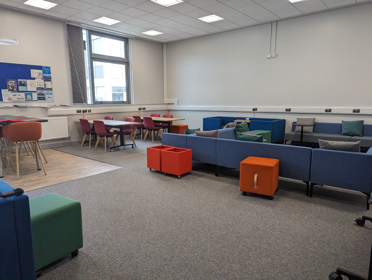 Physics Undergraduate Common Room | AccessAble
