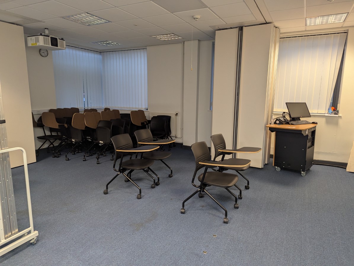 A/TB/015 Seminar Room | AccessAble