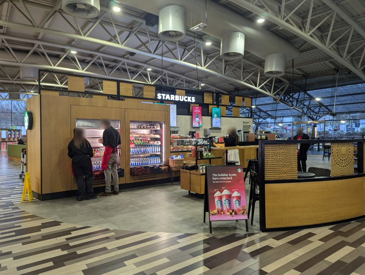 Starbucks Kiosk - M40 - Oxford Services - Welcome Break | AccessAble