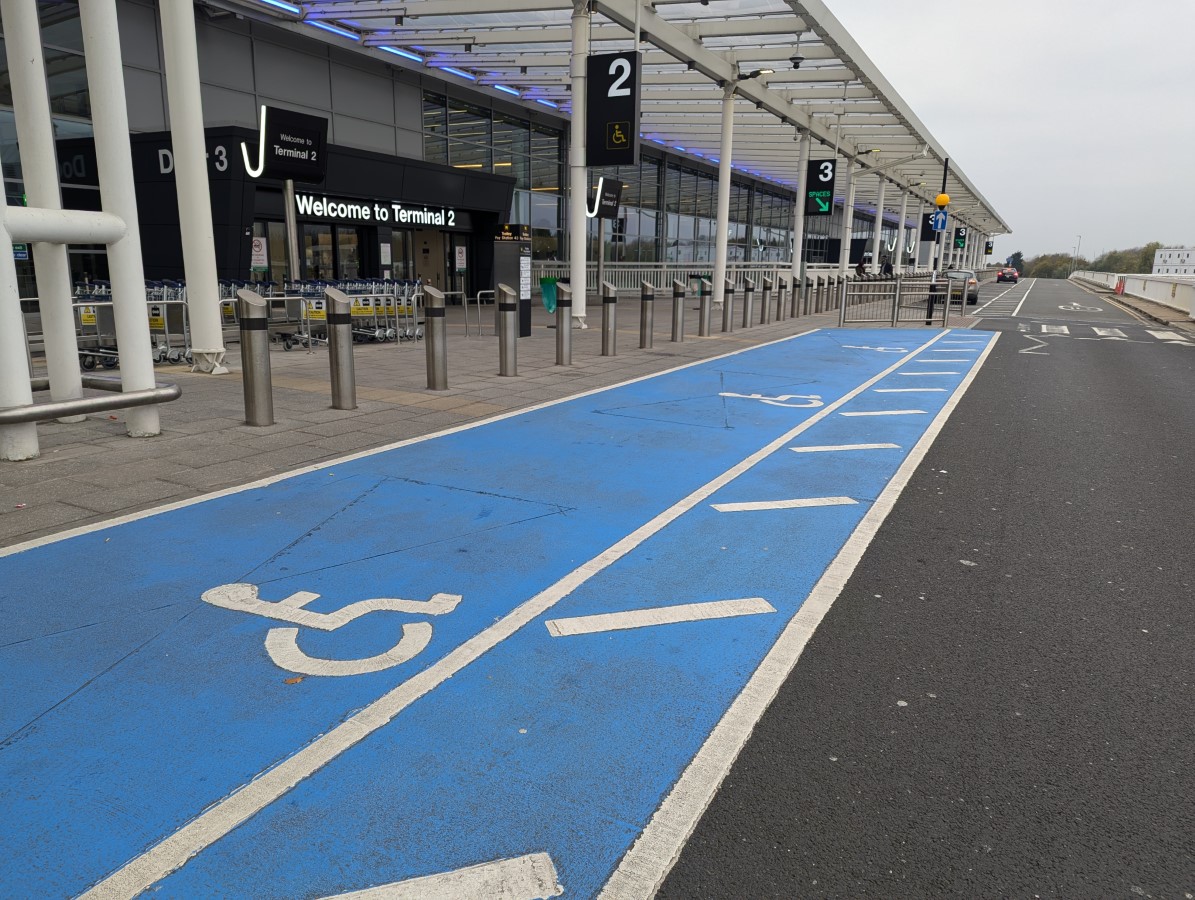 Terminal 2 - Pick Up and Drop Off | AccessAble