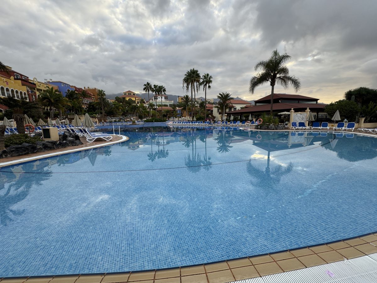 Bahia Principe Sunlight Costa Adeje - Swimming Pools | AccessAble
