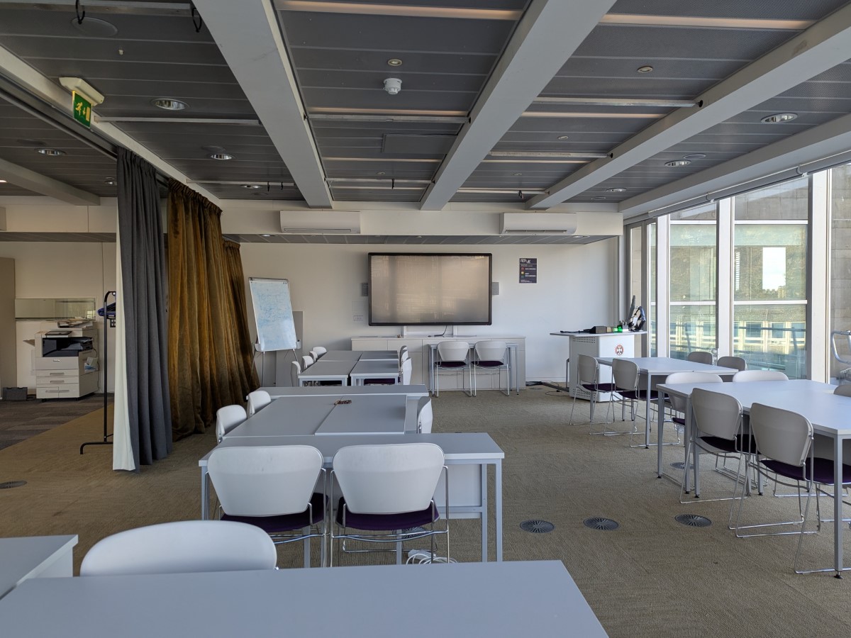 5.21 - Evo Boardroom | AccessAble