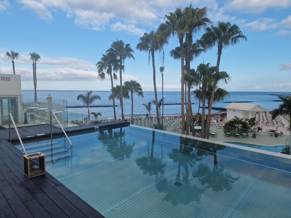 Guayarmina Princess - Platinum Infinity Pool | AccessAble