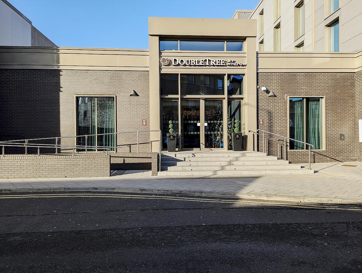 Doubletree by Hilton Hull Conference Suites | AccessAble