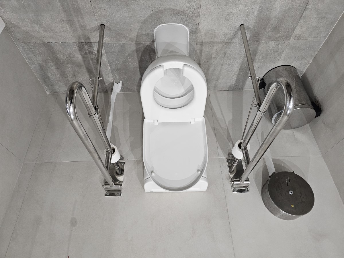 Hotel Rio Park - Toilets with Adaptations for Disabled People | AccessAble