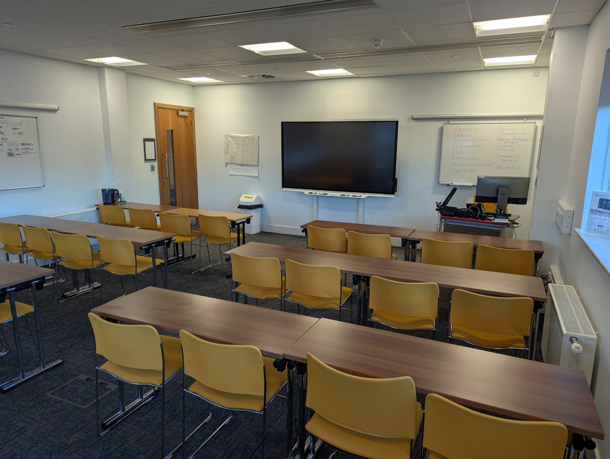 1.28 - Tutorial Room - The Allan Auchnie Room | AccessAble