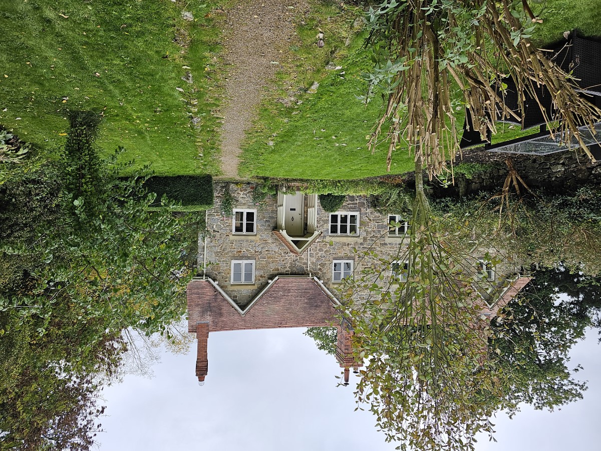 Chirk Home Farm Cottage - National Trust | AccessAble