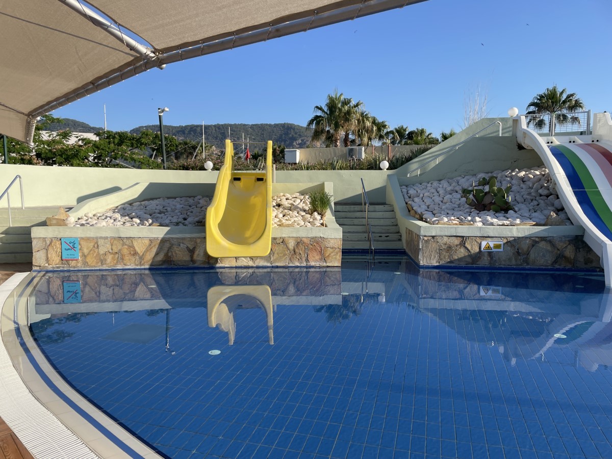 TUI BLUE Tropical - Children's Slides | AccessAble