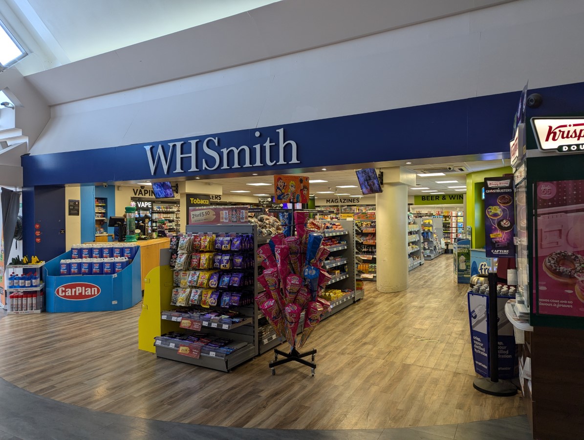 WHSmith - M62/A1(M) - Ferrybridge Services - Moto | AccessAble