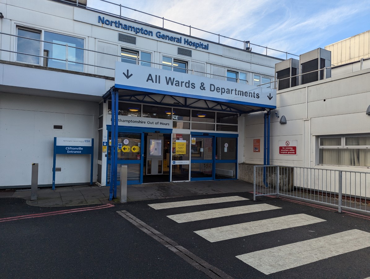 Entrances at Northampton General | AccessAble