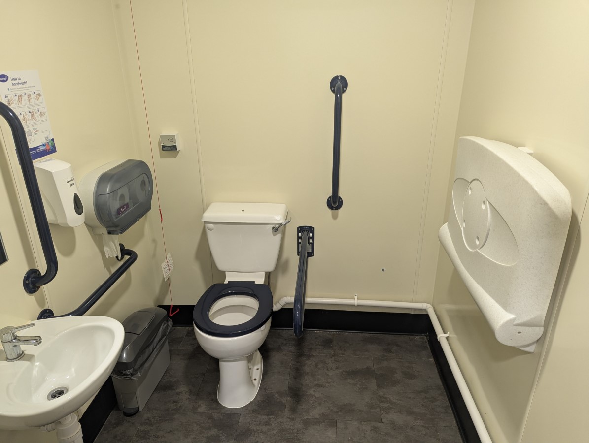 M4 - Chieveley Services - Moto - Toilet Facilities | AccessAble