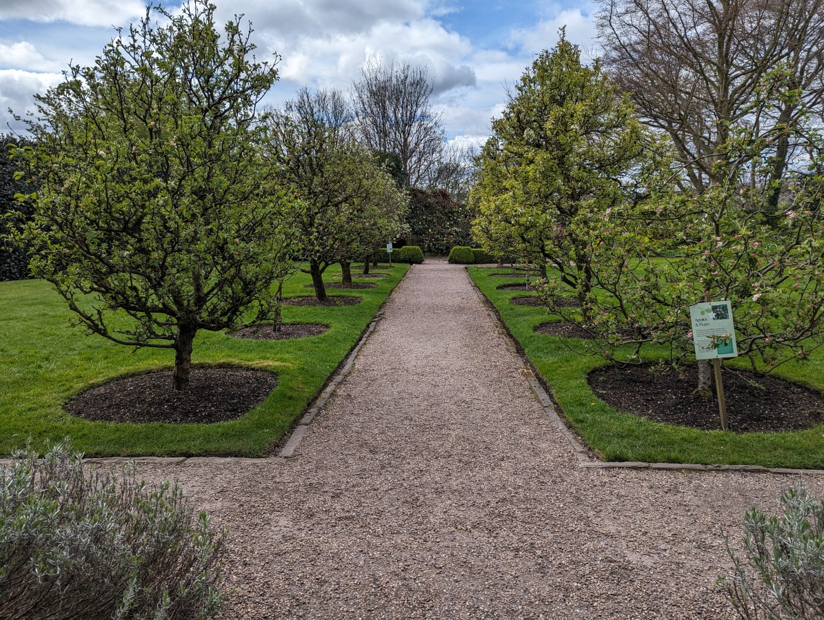 East Riddlesden Hall - Gardens | AccessAble