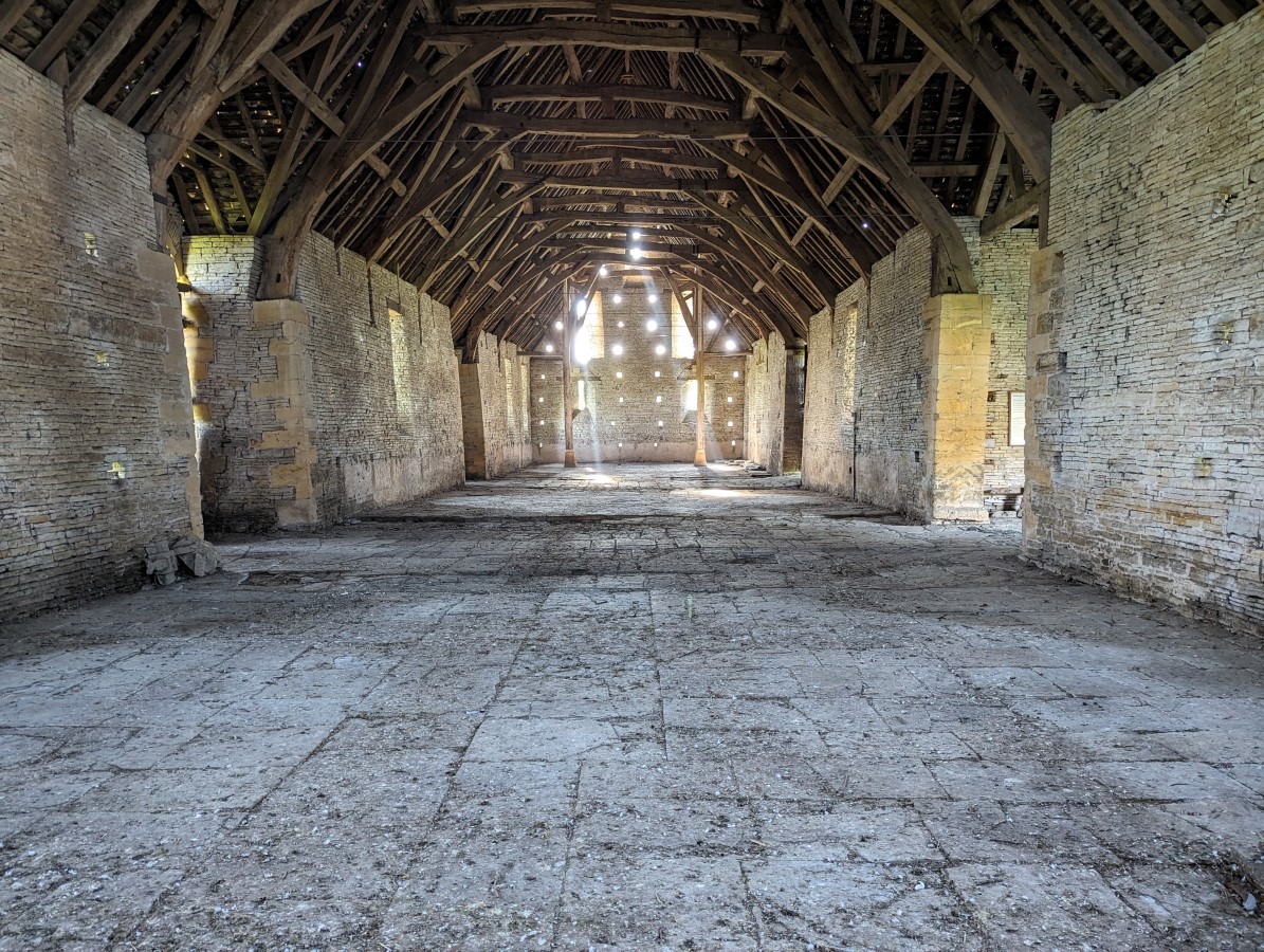 Middle Littleton Tithe Barn - The Barn - National Trust | AccessAble