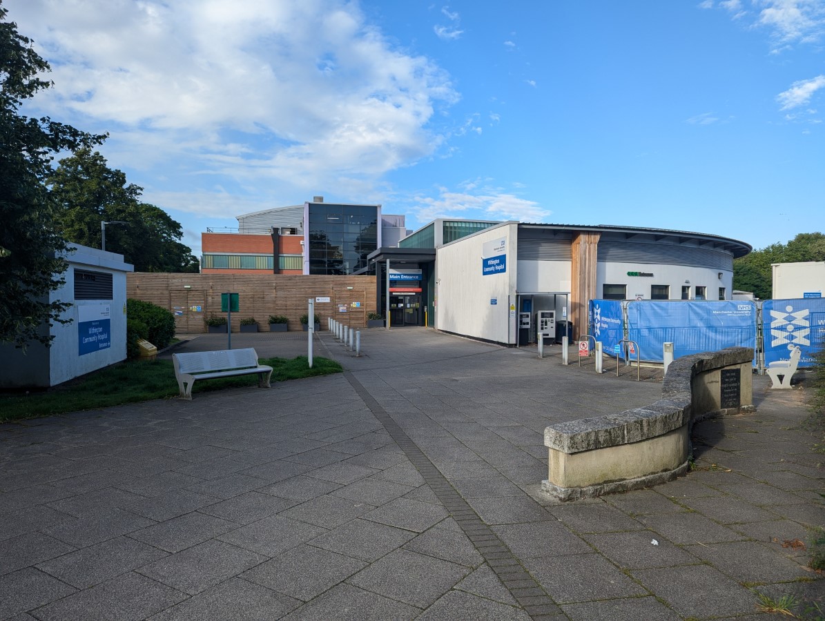 Withington Community Hospital Entrances | AccessAble