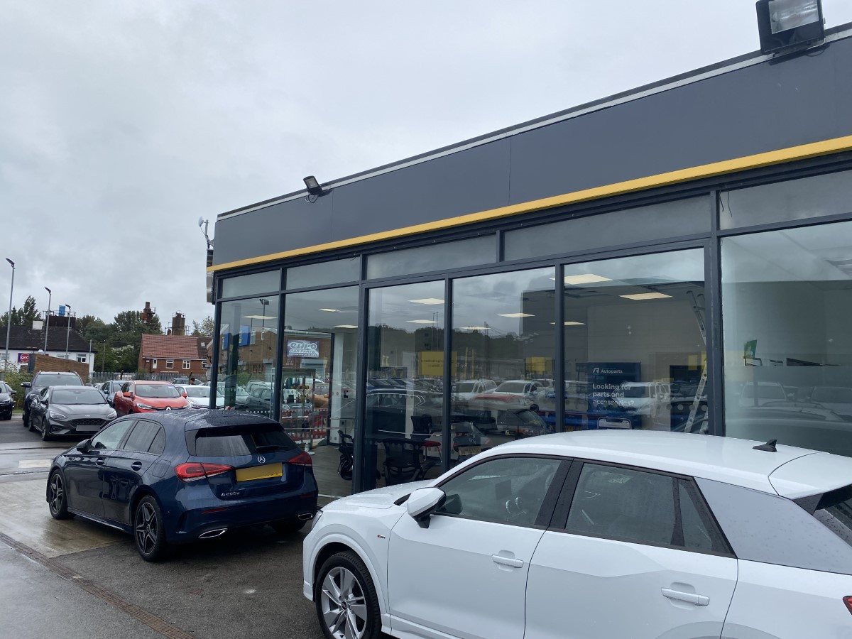 Arnold Clark Huddersfield Motorstore - Servicing & Repairs | AccessAble