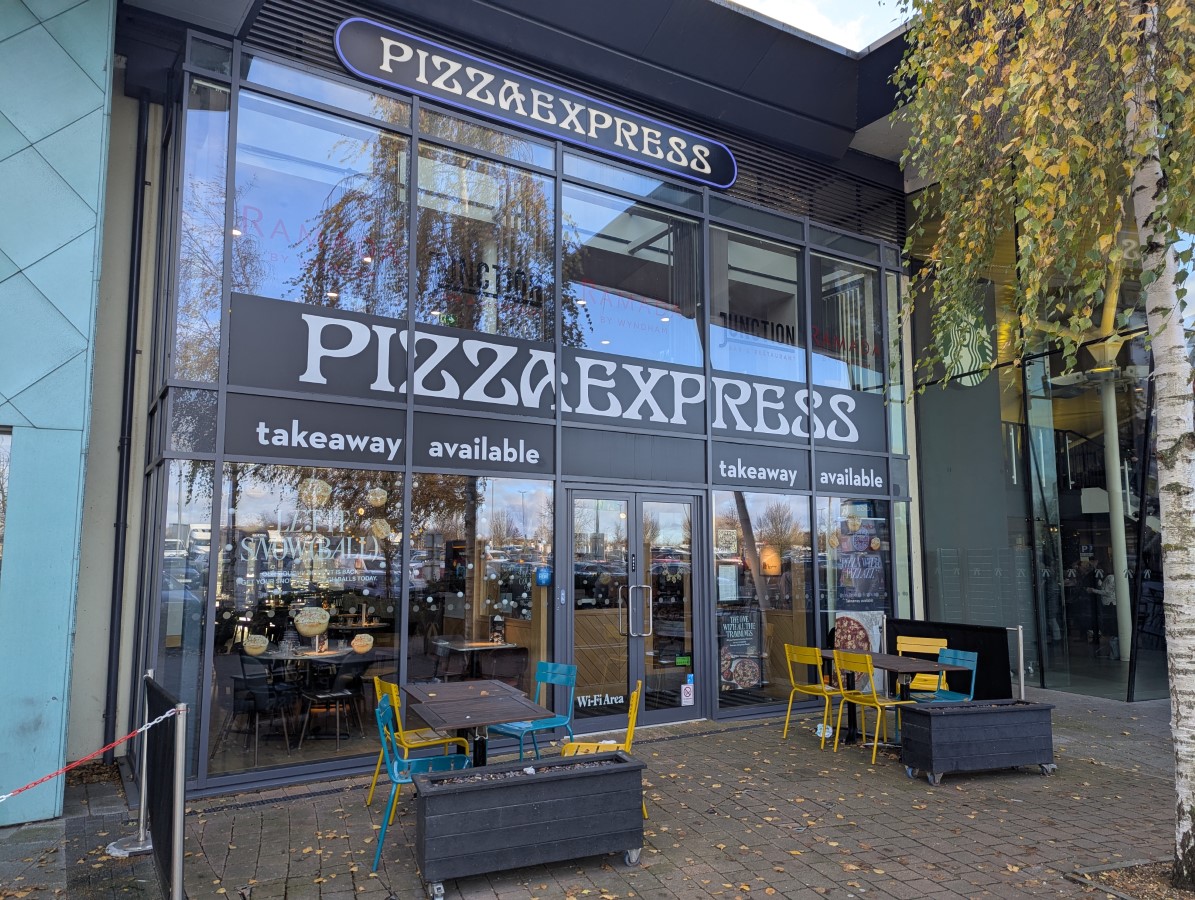 Pizza Express - M25 - Cobham Services - EXTRA | AccessAble