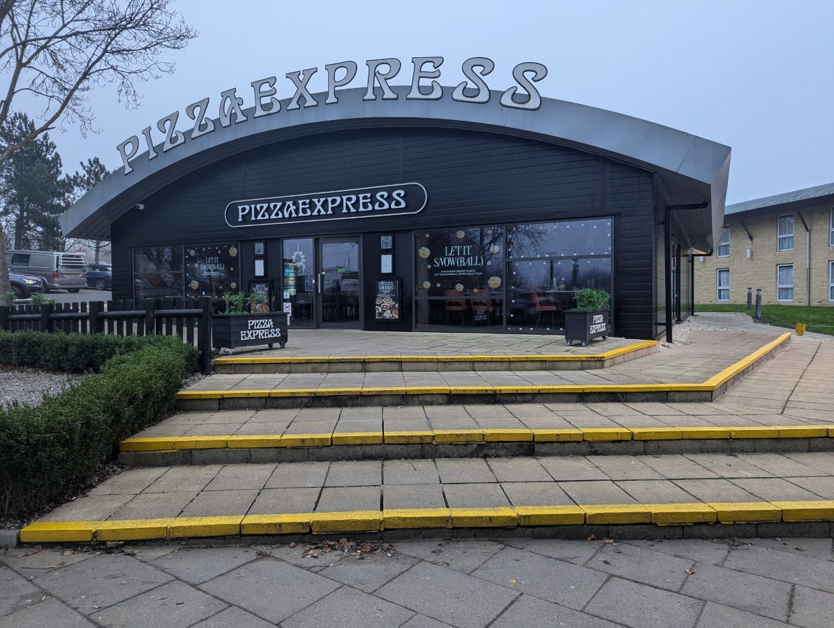Pizza Express - M40 - Oxford Services - Welcome Break | AccessAble